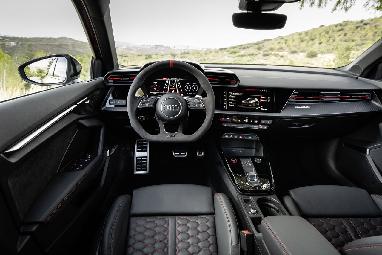 The INTERIOR: sporty and digital | Audi MediaCenter