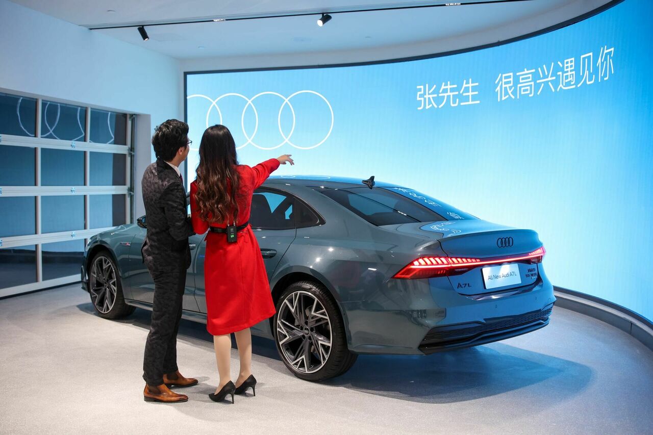 SAIC Audi opens the world’s largest Audi store in Shanghai | Audi ...