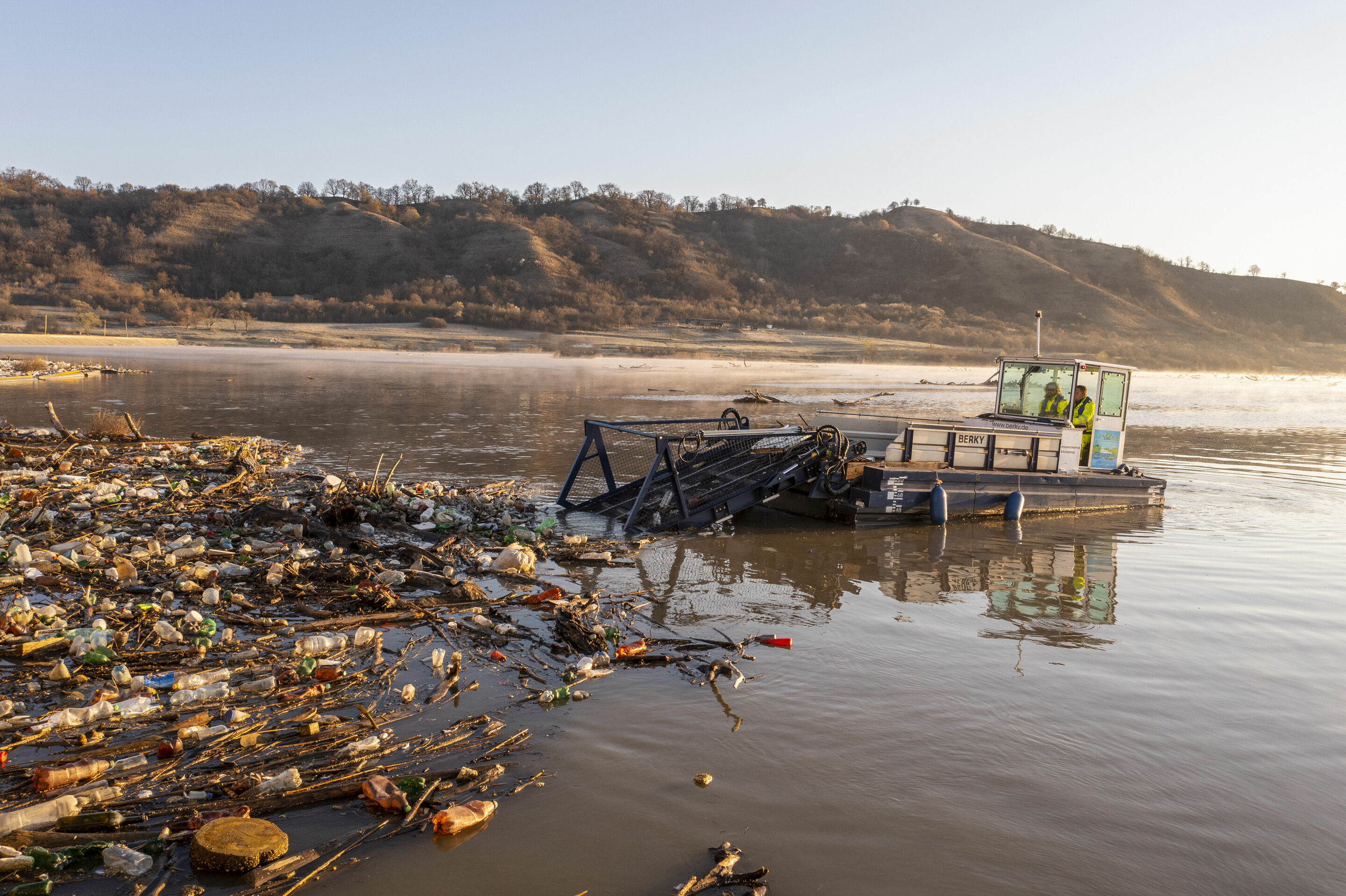 Danube cleanup mission in Romania: more than five boatloads of garbage ...