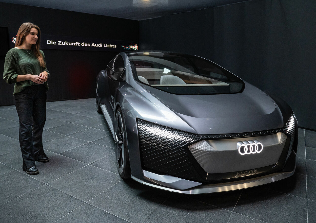 Passionate about light: Insights from two experts at the Audi museum ...