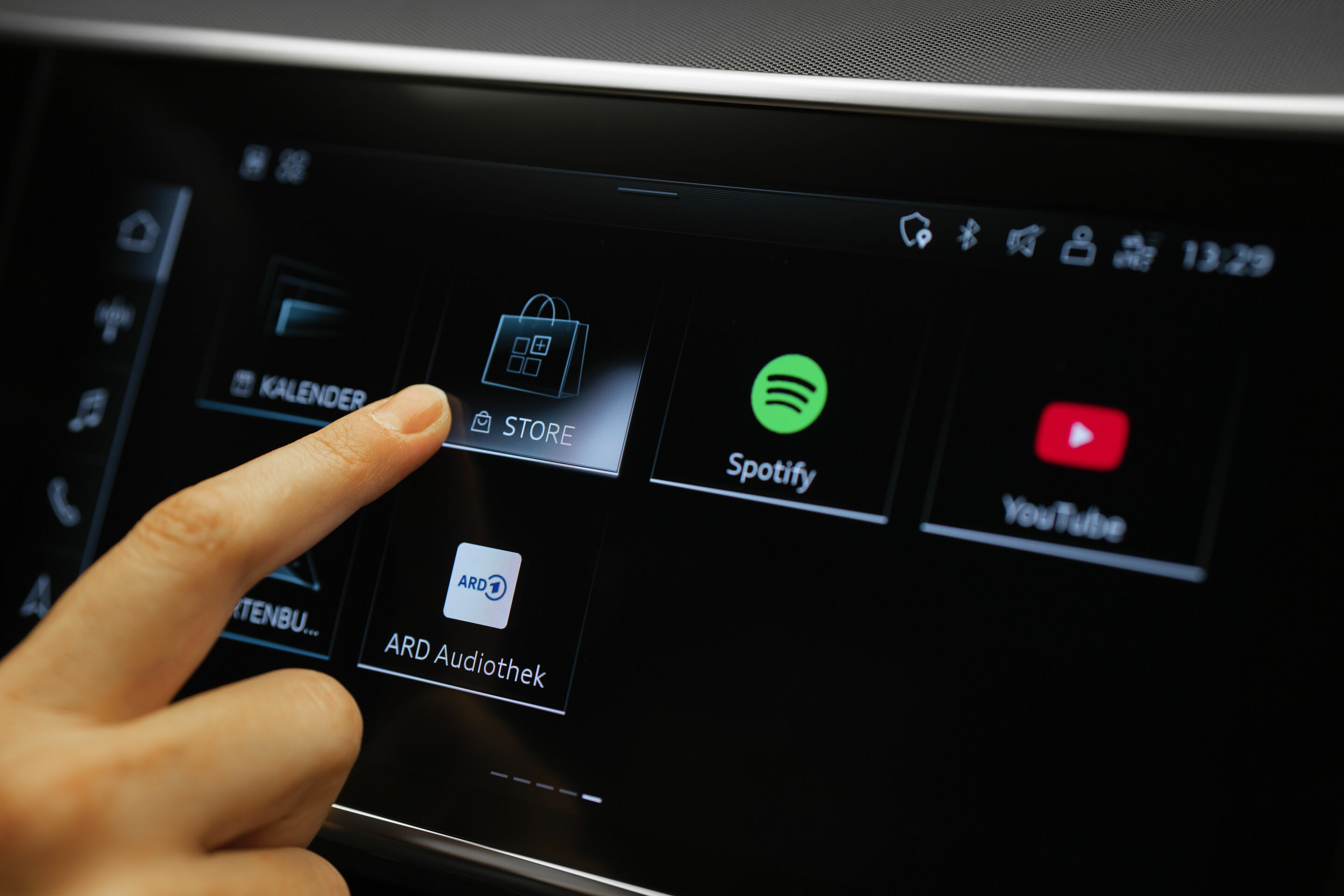 Audi integrates store for apps into various models | Audi MediaCenter