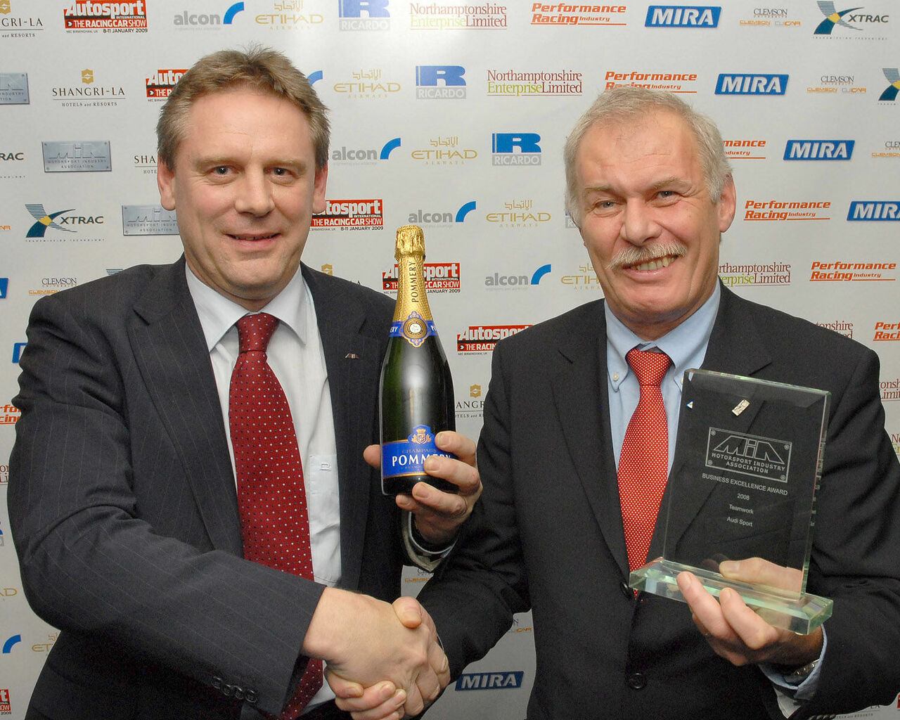 Audi Sport is honoured for best teamwork | Audi MediaCenter